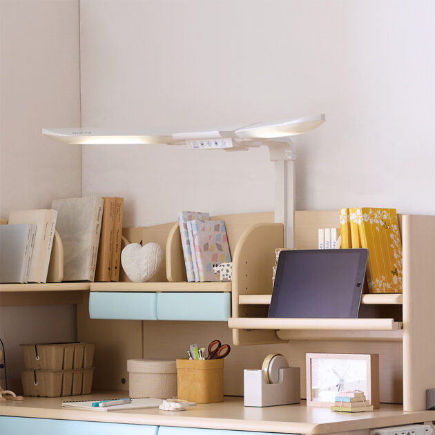 デスクライト | 学習机・デスクのコイズミファニテック株式会社